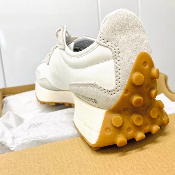 New Balance | Shoes | New Balance 327 Unisex W95m8 Casual Sneakers ...